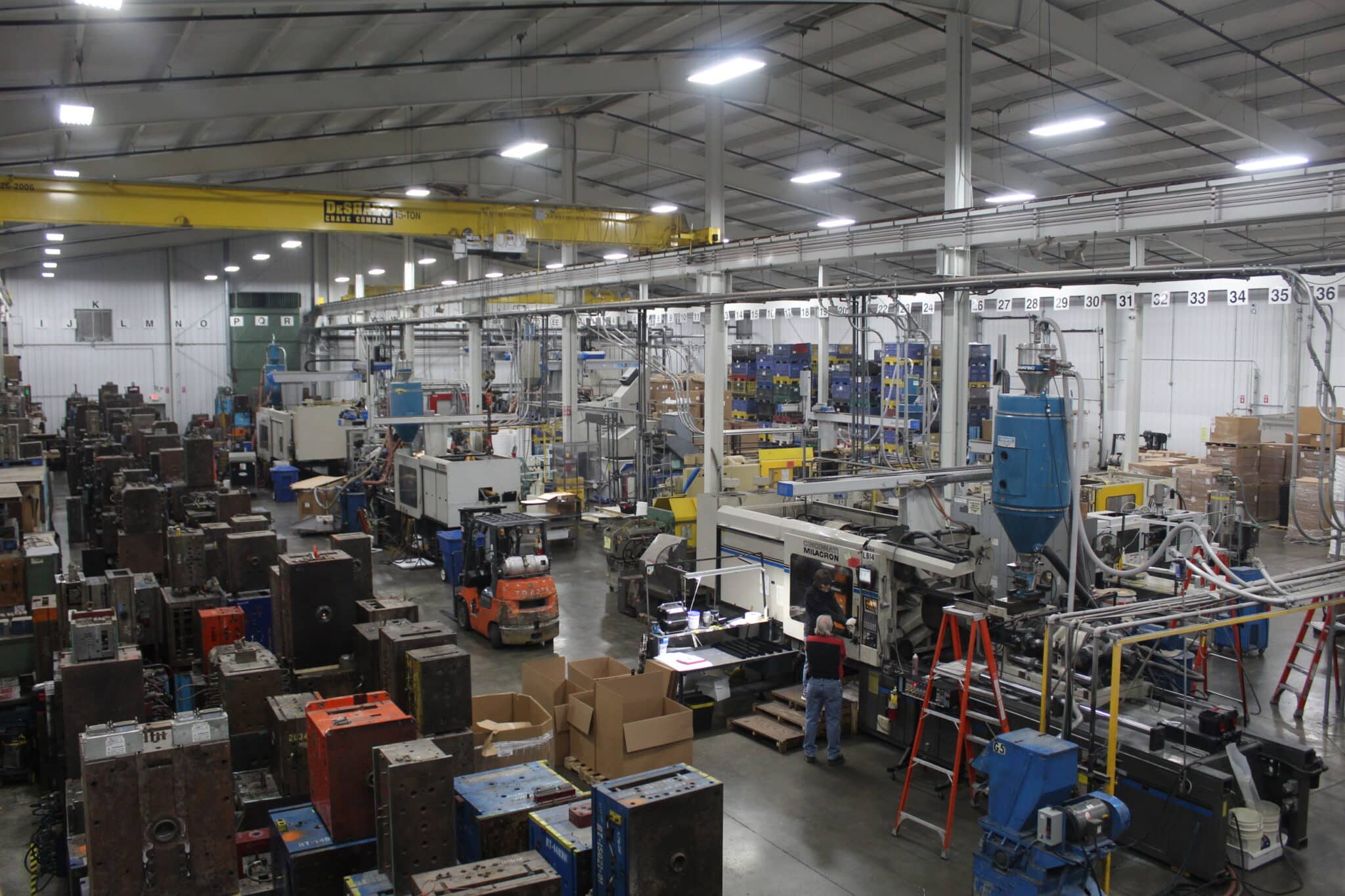 Custom Injection Molding—3 Common Methods for Part Ejection