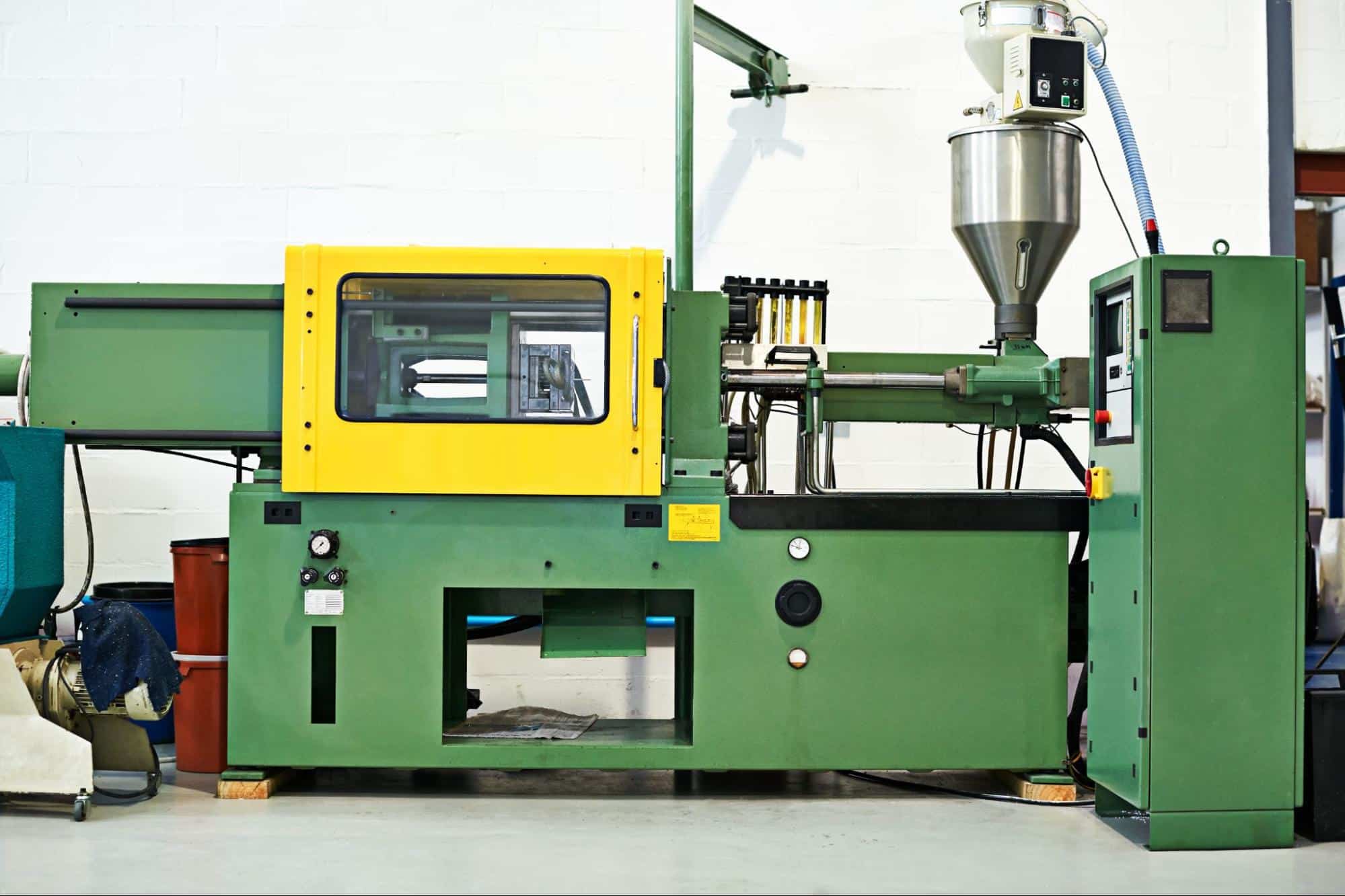 Understanding Essential Plastic Molding Machine Components